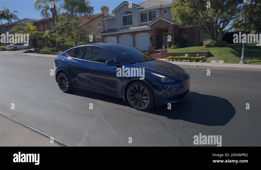 Approaching Blue Tesla model Y performance. Slowed to half speed Stock ...