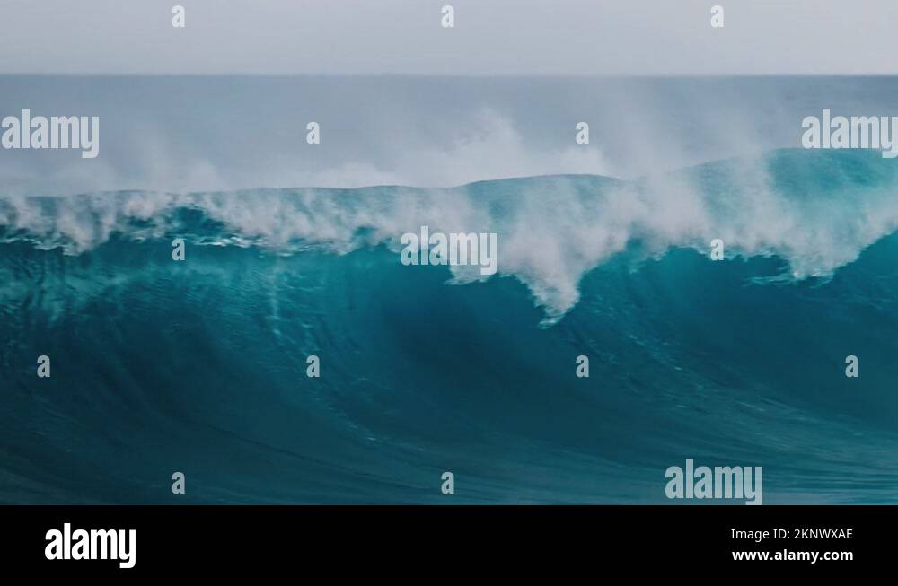 Ocean wave rolls and breaks at Sultans surf spot in Maldives Stock ...