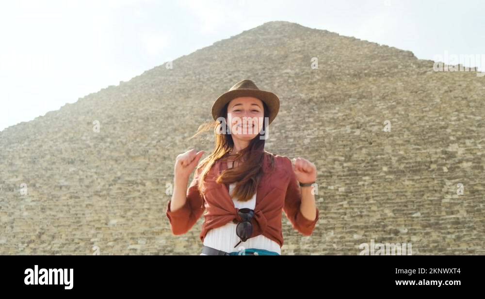 Egypt pyramid girl Stock Videos & Footage - HD and 4K Video Clips - Alamy