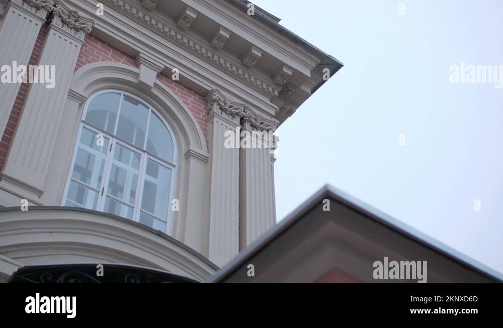 Arch classic Stock Videos & Footage - HD and 4K Video Clips - Alamy