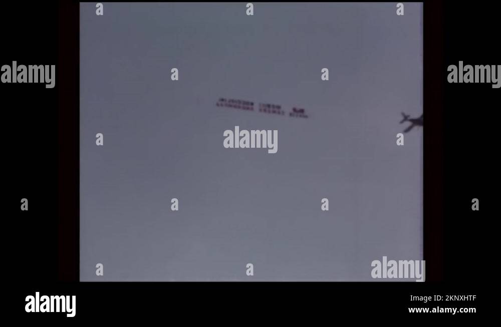 Aircraft towing banner Stock Videos & Footage - HD and 4K Video Clips ...