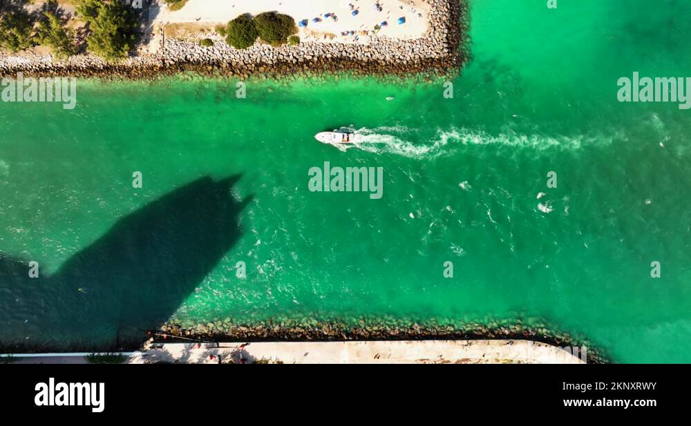 Haulover inlet boats Stock Videos & Footage - HD and 4K Video Clips - Alamy