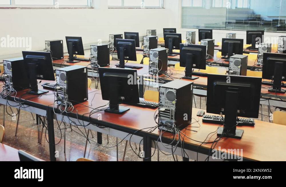 Computers classroom Stock Videos & Footage - HD and 4K Video Clips - Alamy