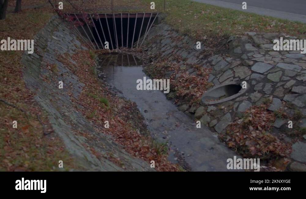 Road hole water Stock Videos & Footage - HD and 4K Video Clips - Alamy