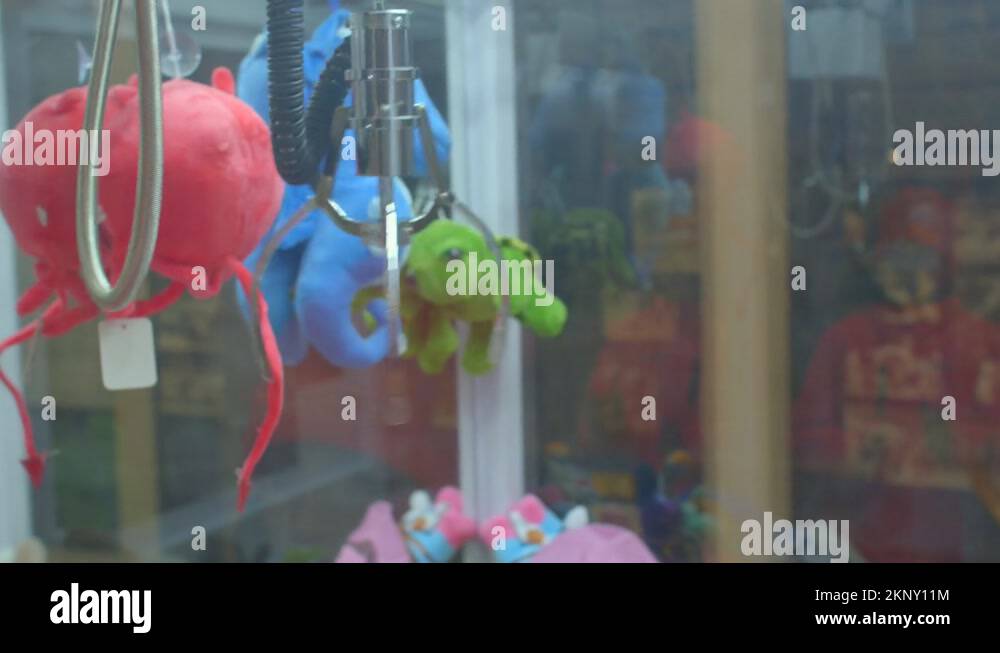Claw mechanism Stock Videos & Footage - HD and 4K Video Clips - Alamy
