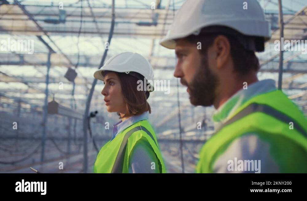 Portrait uniform Stock Videos & Footage - HD and 4K Video Clips - Alamy