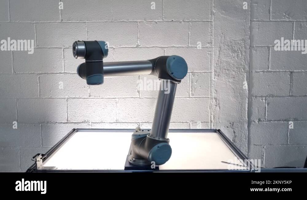Universal robot Stock Videos & Footage - HD and 4K Video Clips - Alamy