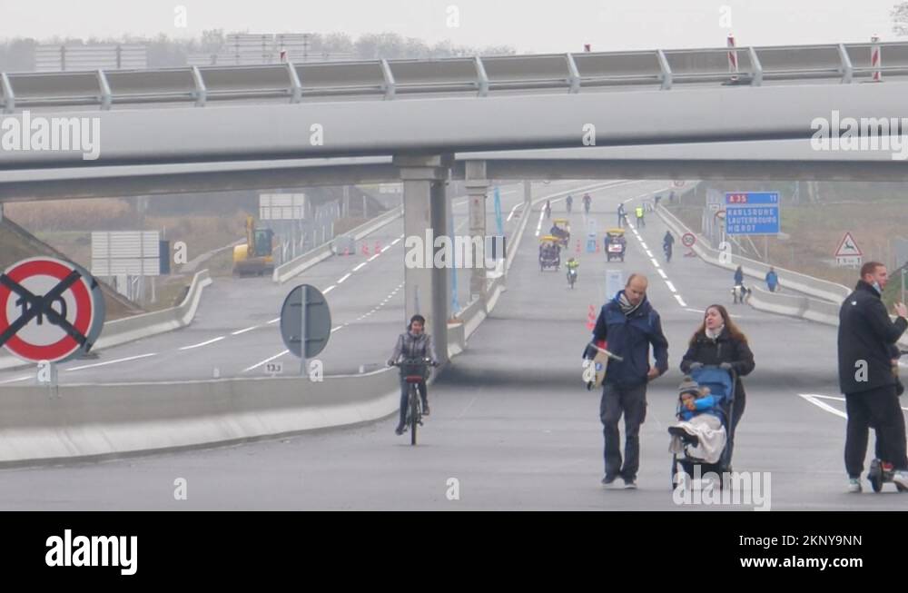 Road gates Stock Videos & Footage - HD and 4K Video Clips - Alamy