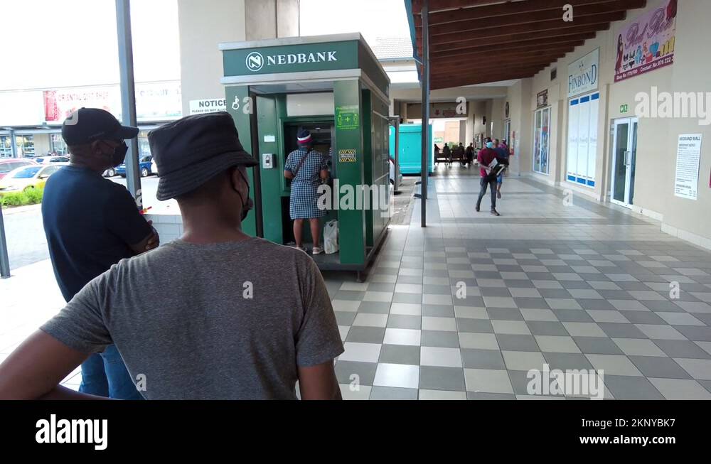 Queue people atm Stock Videos & Footage - HD and 4K Video Clips - Alamy