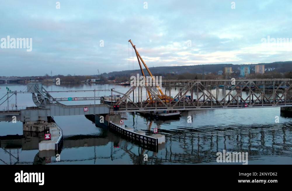Drawbridge railway Stock Videos & Footage - HD and 4K Video Clips - Alamy
