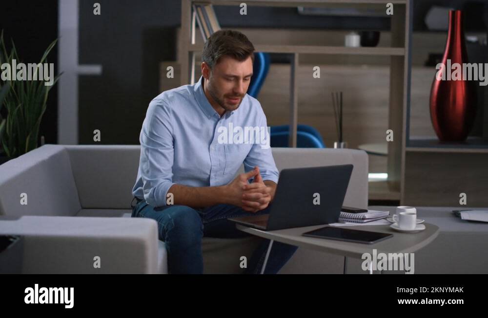 Videoconference ceo Stock Videos & Footage - HD and 4K Video Clips - Alamy