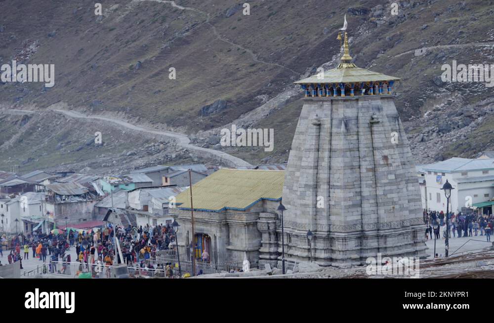 Pilgrims Visiting Kedarnath Temple In The Indian Himalayas, Uttarakhand ...