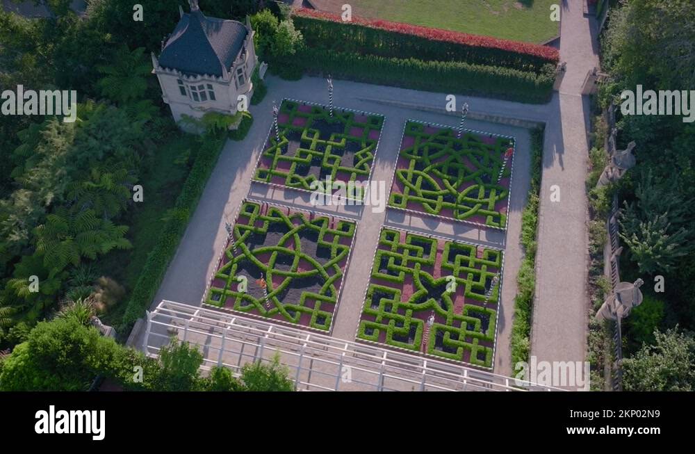 English tudor garden Stock Videos & Footage - HD and 4K Video Clips - Alamy