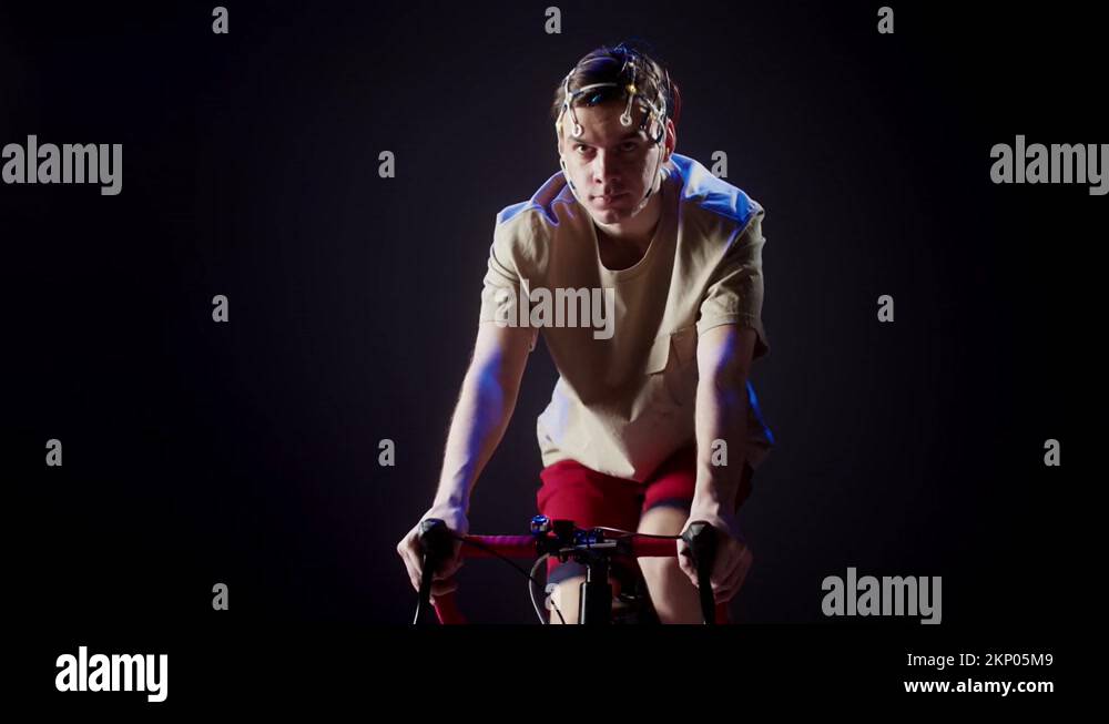 Eeg brain activity Stock Videos & Footage - HD and 4K Video Clips - Alamy