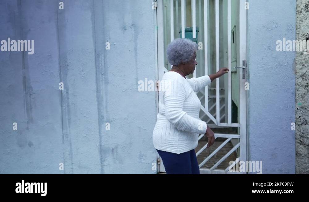 Woman lady entrance door Stock Videos & Footage - HD and 4K Video Clips ...