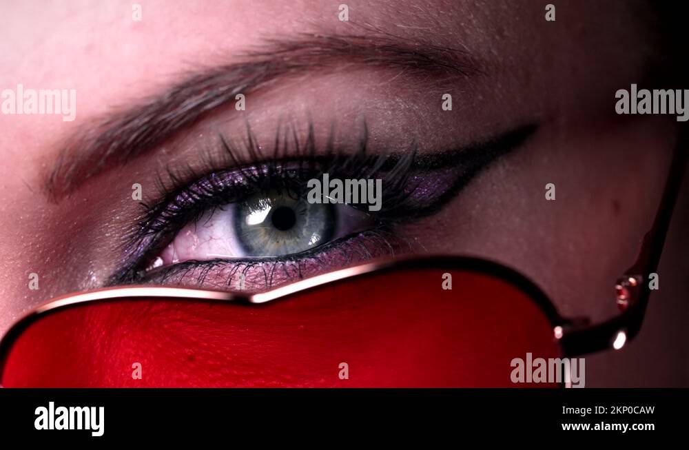 Horizontal red arrow Stock Videos & Footage - HD and 4K Video Clips - Alamy