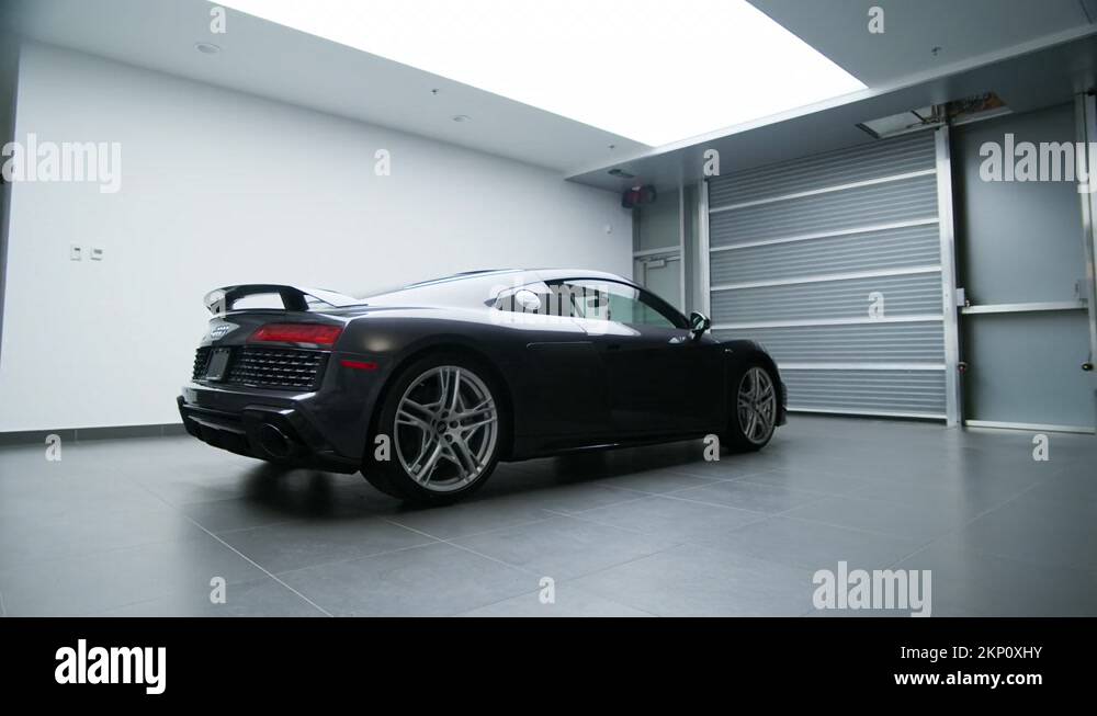 Supercar garage Stock Videos & Footage - HD and 4K Video Clips - Alamy