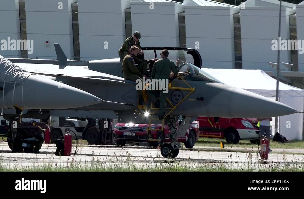 Gripen a Stock Videos & Footage - HD and 4K Video Clips - Alamy