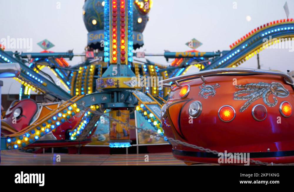 Octopus carousel Stock Videos & Footage - HD and 4K Video Clips - Alamy