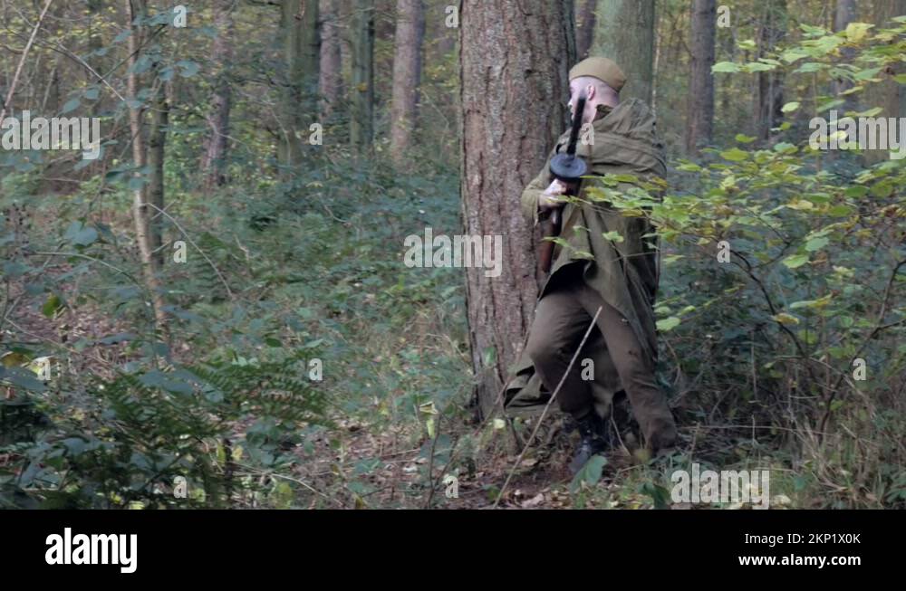 Ww2 soldier running Stock Videos & Footage - HD and 4K Video Clips - Alamy