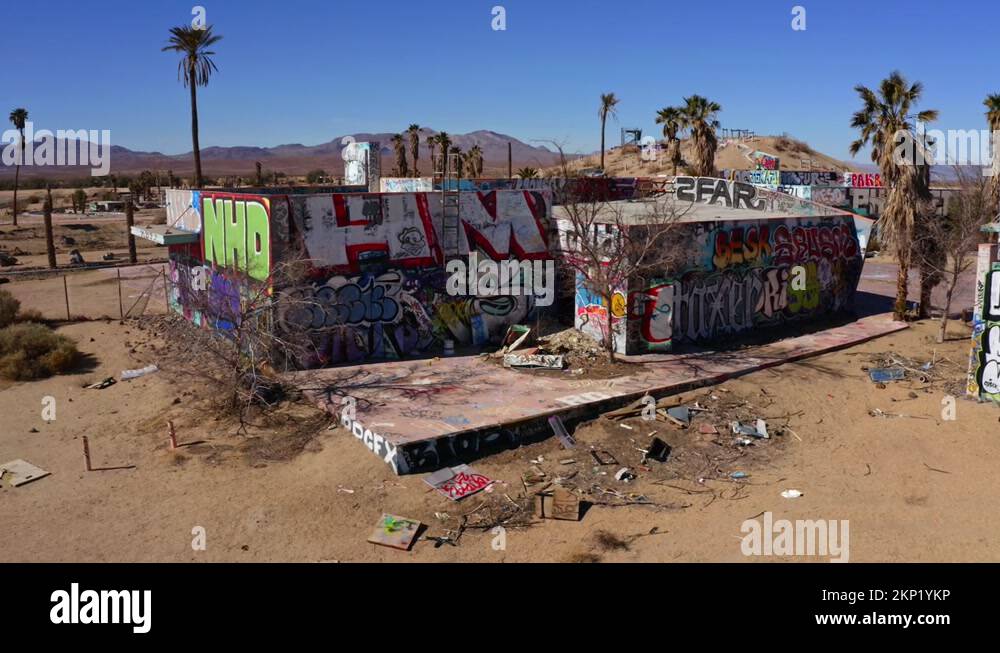 Vacant buildings Stock Videos & Footage - HD and 4K Video Clips - Alamy