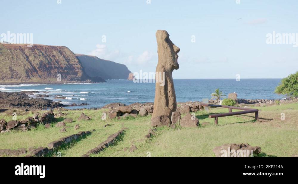 Moai statue isolated Stock Videos & Footage - HD and 4K Video Clips - Alamy