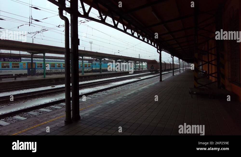Snowy train station Stock Videos & Footage - HD and 4K Video Clips - Alamy