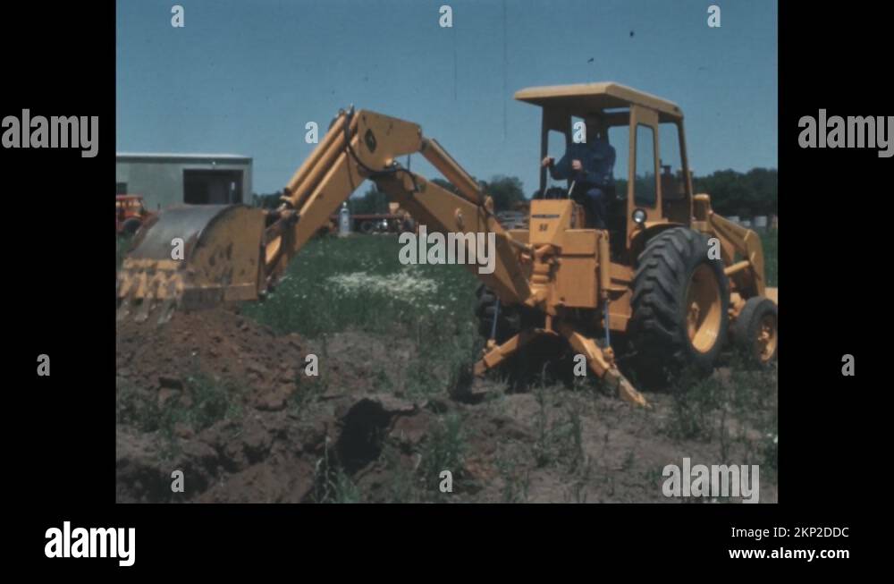 Backhoe operator Stock Videos & Footage - HD and 4K Video Clips - Alamy