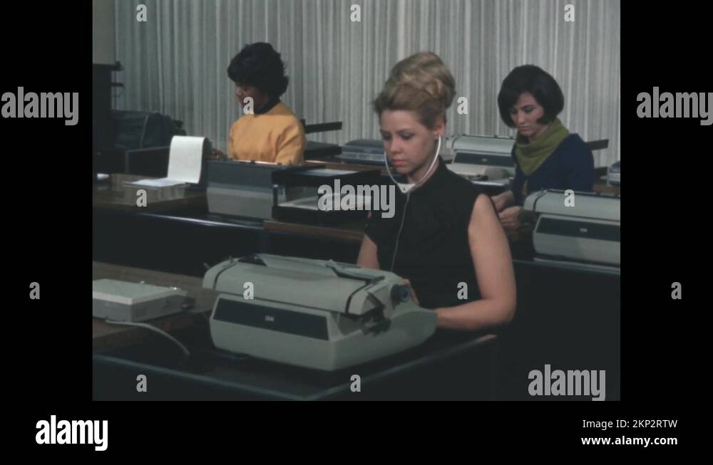 Women behind desks Stock Videos & Footage - HD and 4K Video Clips - Alamy