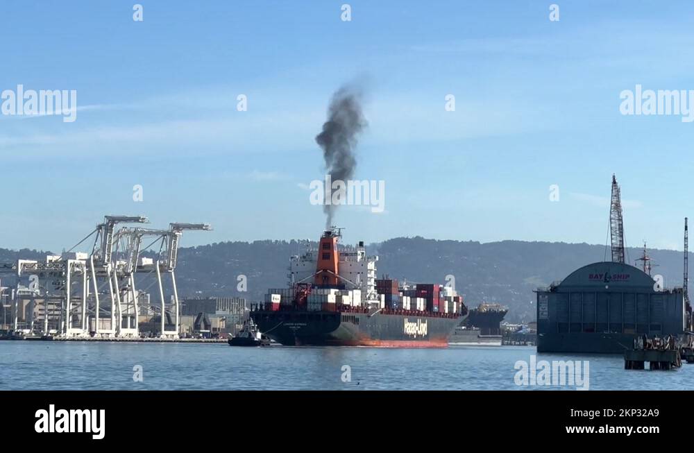 4K HD video of cargo ship LONDON EXPRESS entering the Port of Oakland ...