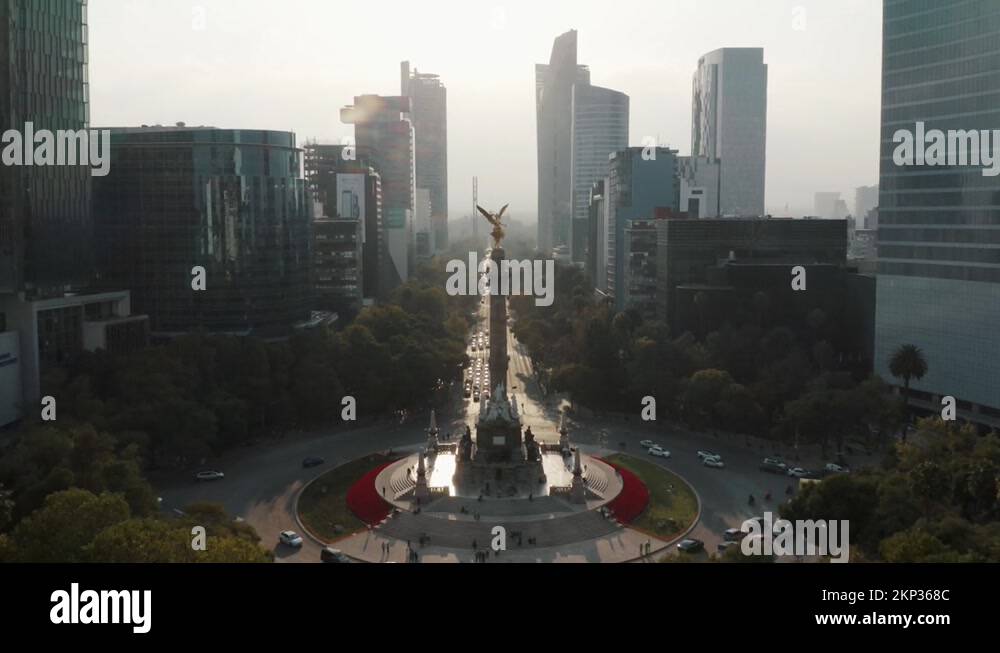 Angel of Independence, Victory Column In Roundabout With Skyline In The ...