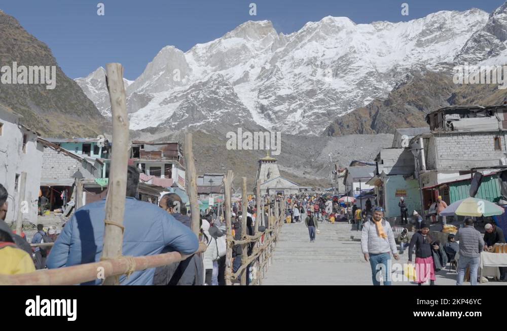Many Devotees Gathered At The Famous Kedarnath Temple With Kedar ...
