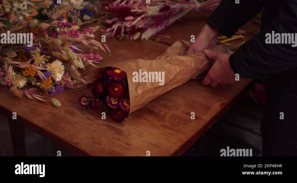 Hand wrapping Stock Videos & Footage - HD and 4K Video Clips - Alamy