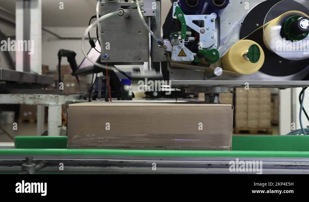 Cardboard test box Stock Videos & Footage - HD and 4K Video Clips - Alamy