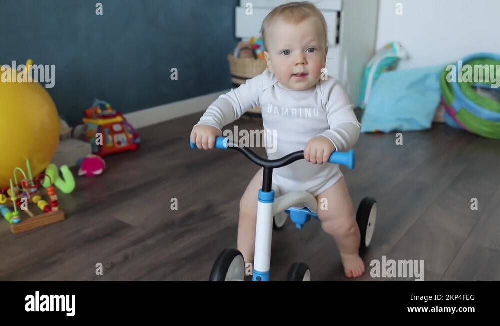 Learning to ride a Stock Videos & Footage - HD and 4K Video Clips - Alamy