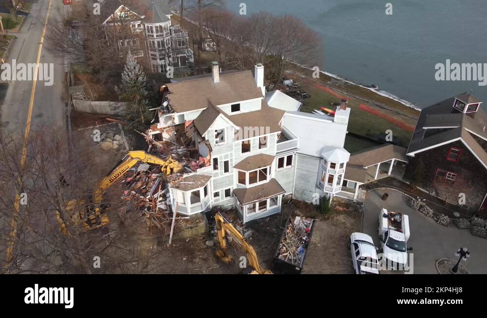 Tearing down house Stock Videos & Footage - HD and 4K Video Clips - Alamy