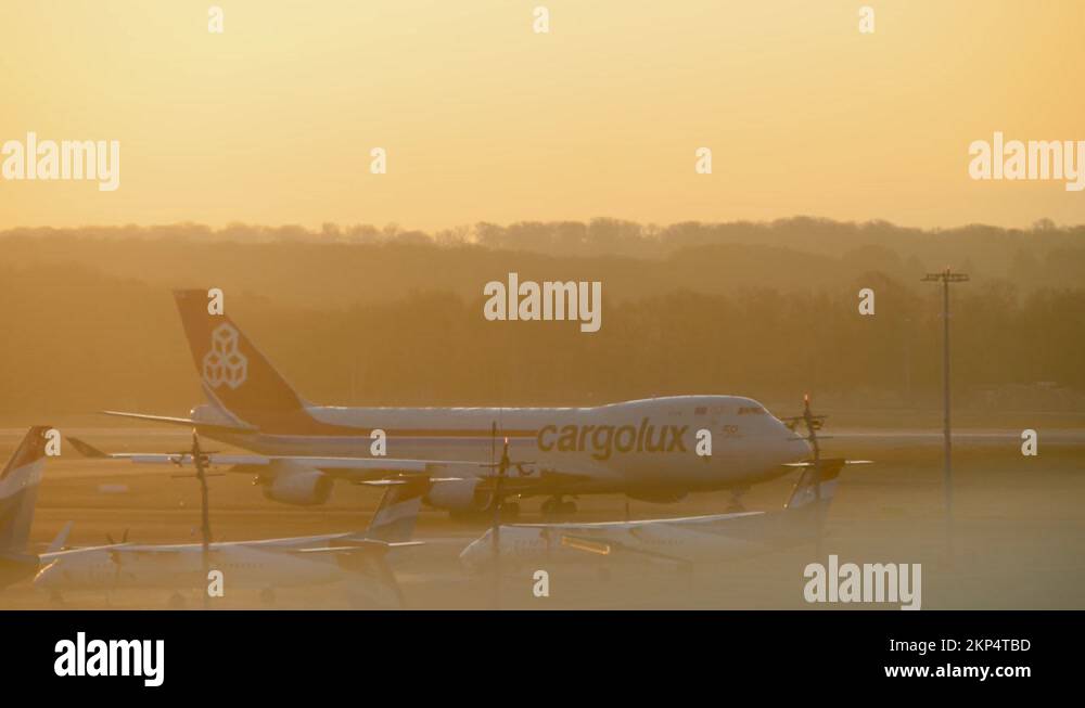 Cargolux logo Stock Videos & Footage - HD and 4K Video Clips - Alamy