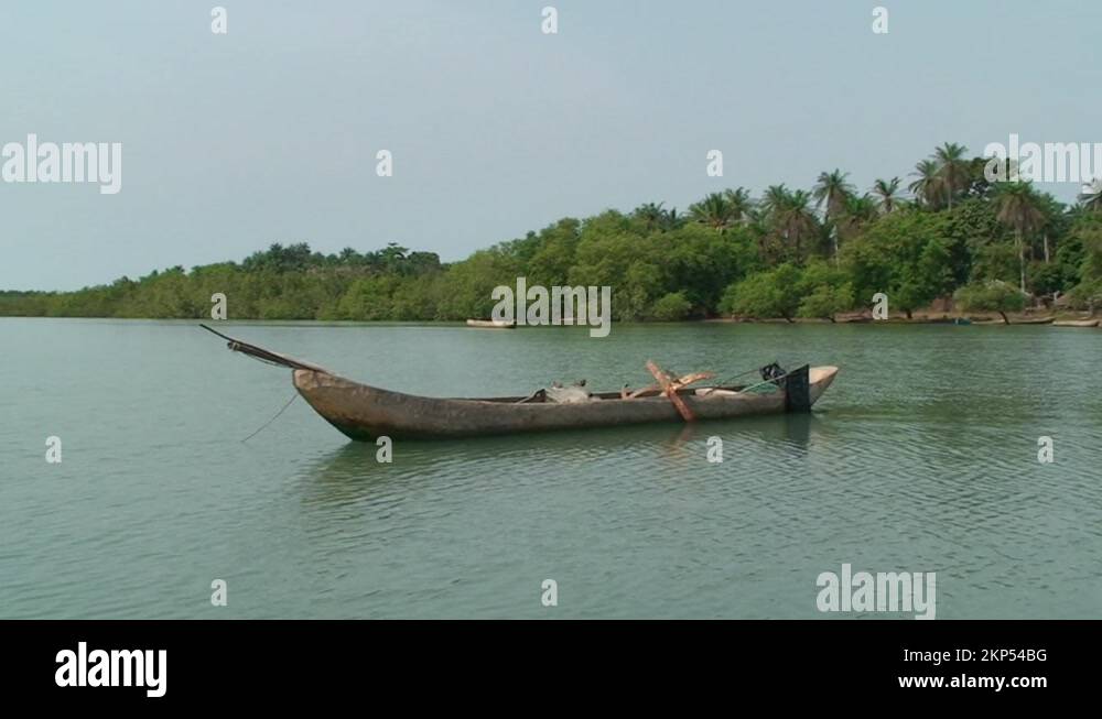Tree trunk boat Stock Videos & Footage - HD and 4K Video Clips - Alamy