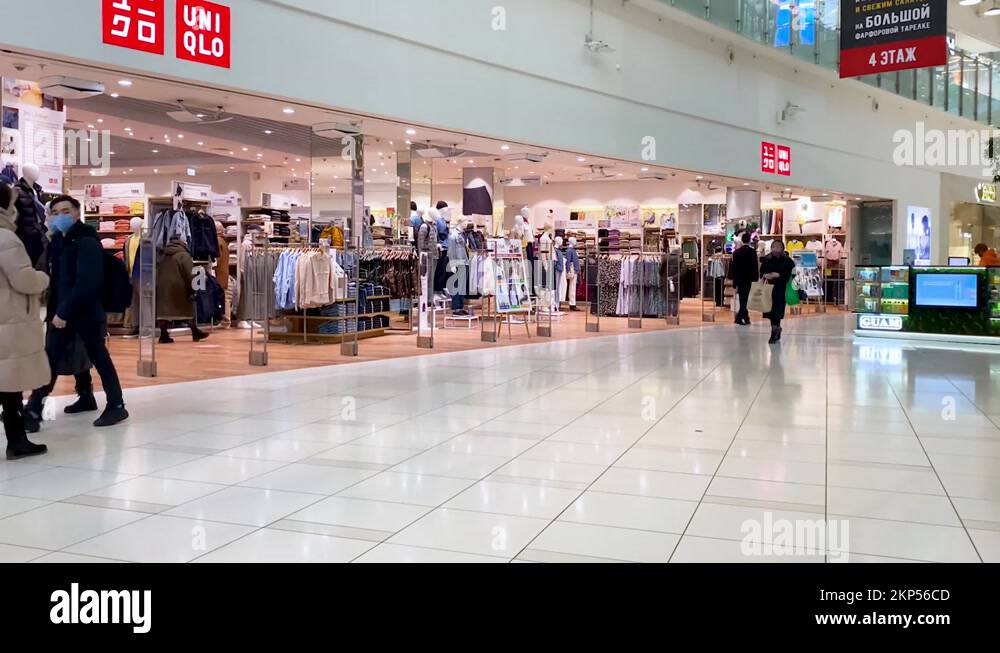 Uniqlo sign Stock Videos & Footage - HD and 4K Video Clips - Alamy