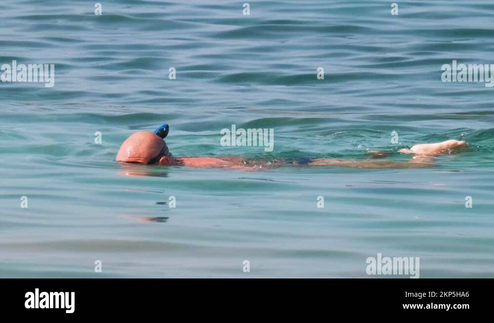 Water breathing mask Stock Videos & Footage - HD and 4K Video Clips - Alamy