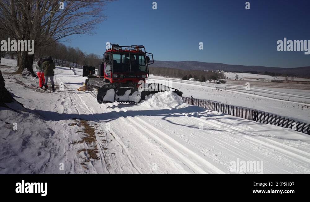 Snow plough skiing Stock Videos & Footage - HD and 4K Video Clips - Alamy