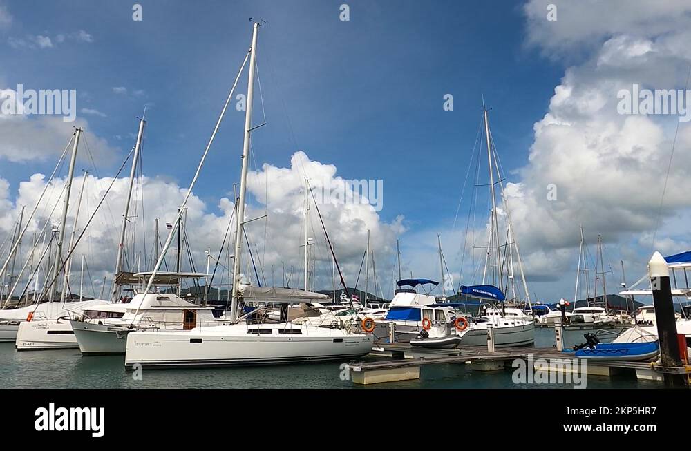 Voilier segelboot Stock Videos & Footage - HD and 4K Video Clips - Alamy