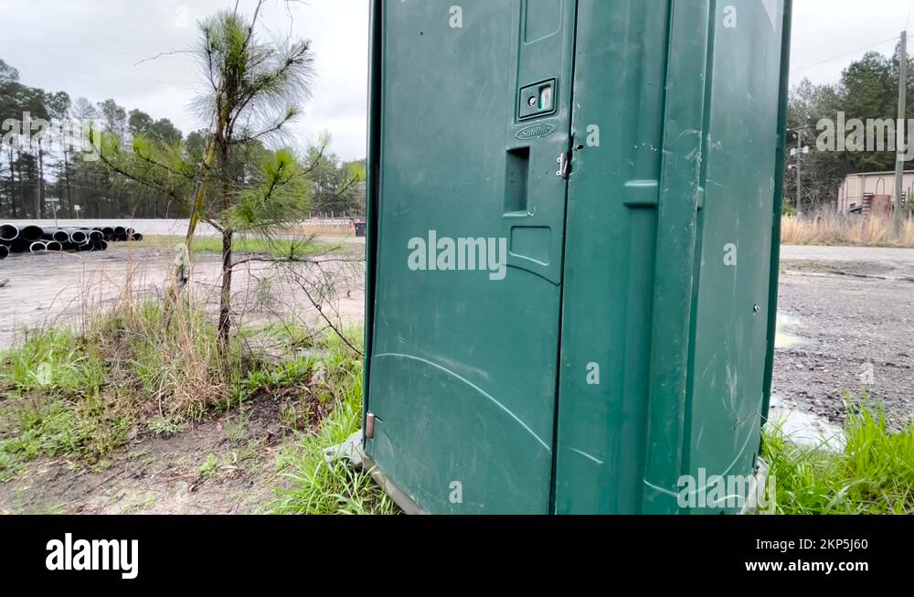 Porta a potty Stock Videos & Footage - HD and 4K Video Clips - Alamy