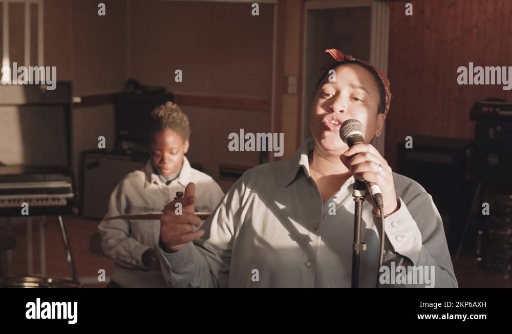 Music studio singing Stock Videos & Footage - HD and 4K Video Clips - Alamy