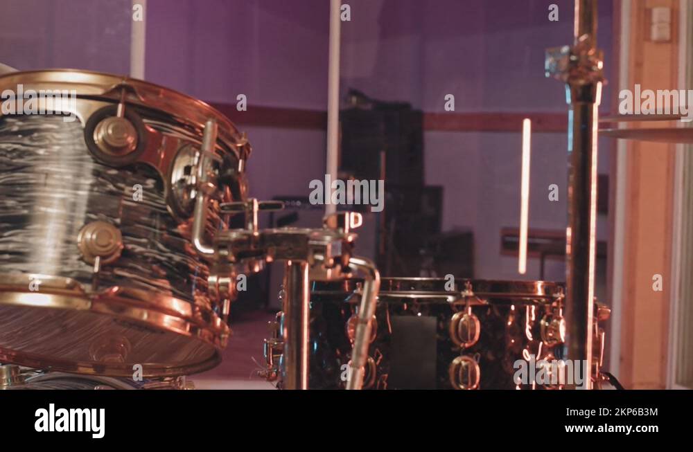 Gold drum kit Stock Videos & Footage - HD and 4K Video Clips - Alamy