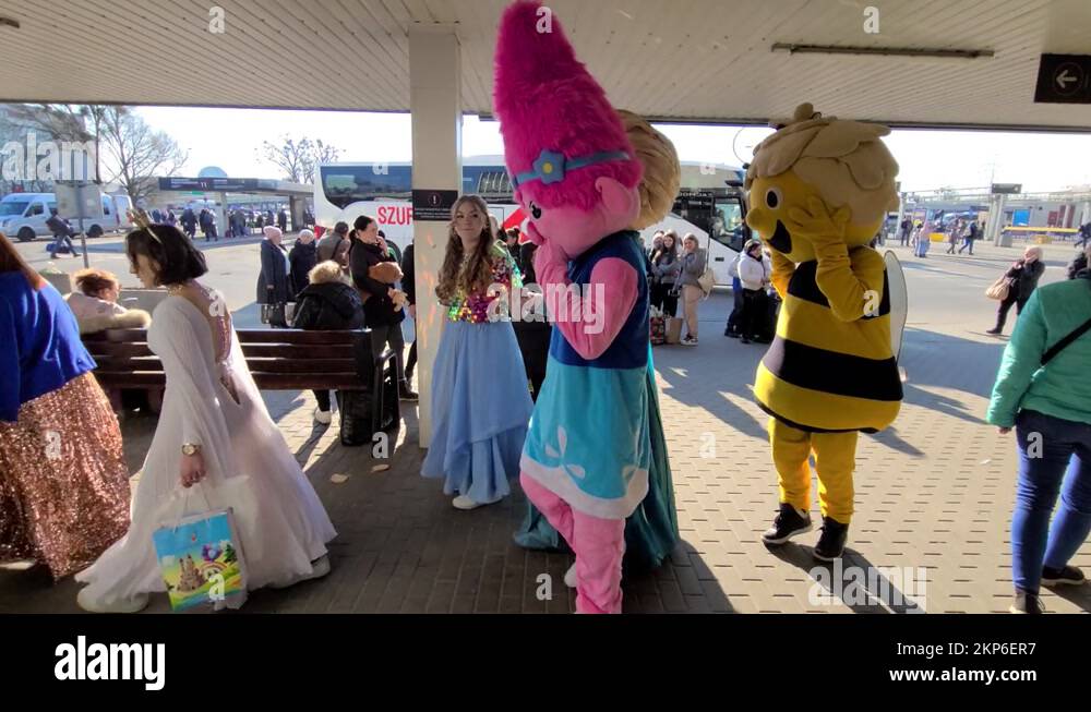 War mascots Stock Videos & Footage - HD and 4K Video Clips - Alamy