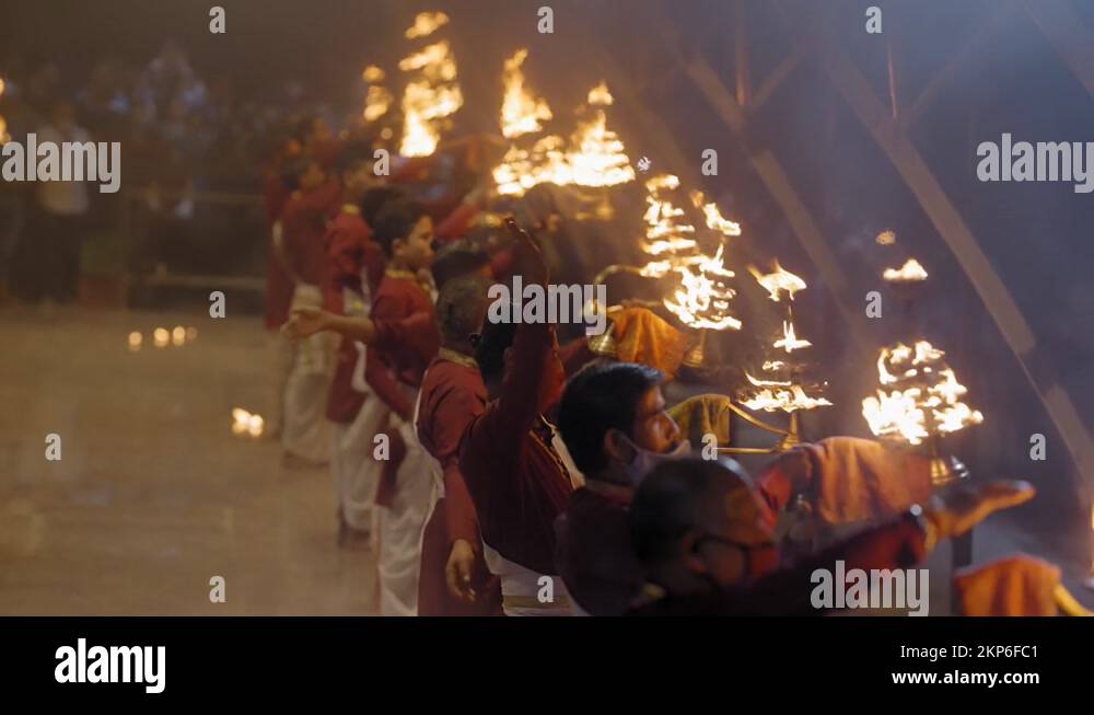 Hindu priest aarti rituals temple Stock Videos & Footage - HD and 4K ...