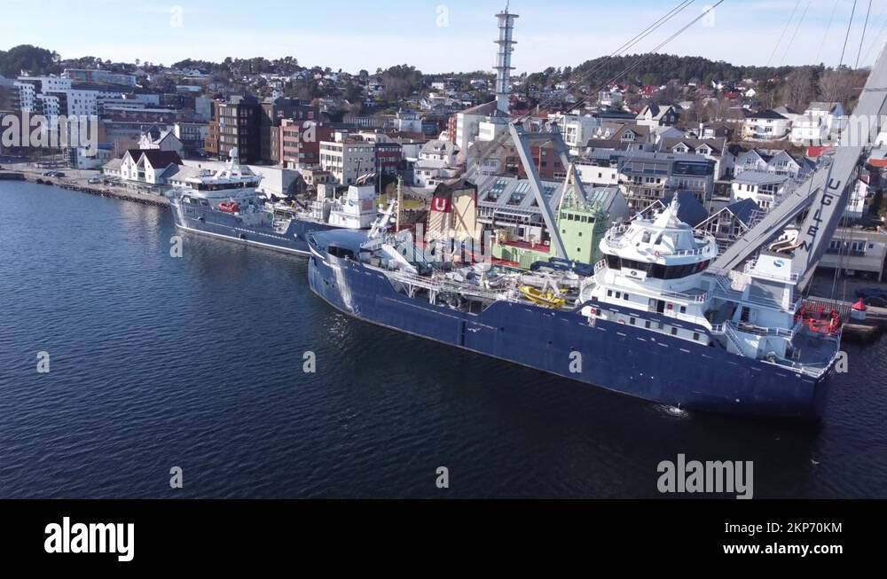 Carrier vessels Stock Videos & Footage - HD and 4K Video Clips - Alamy