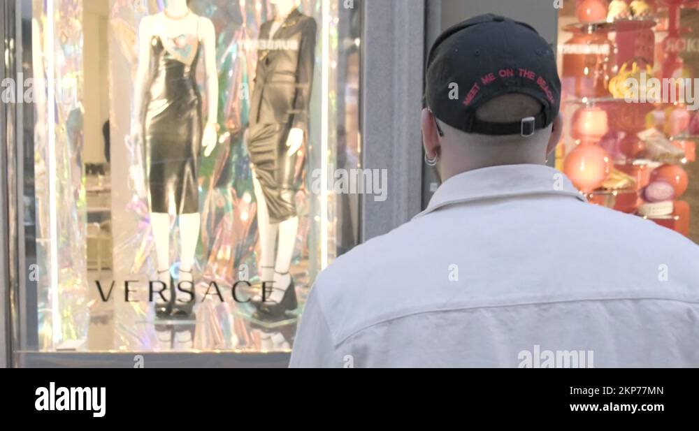 Shop of versace Stock Videos & Footage - HD and 4K Video Clips - Alamy