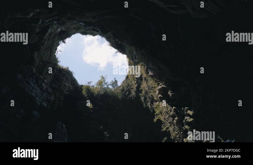 Vertical cave Stock Videos & Footage - HD and 4K Video Clips - Alamy